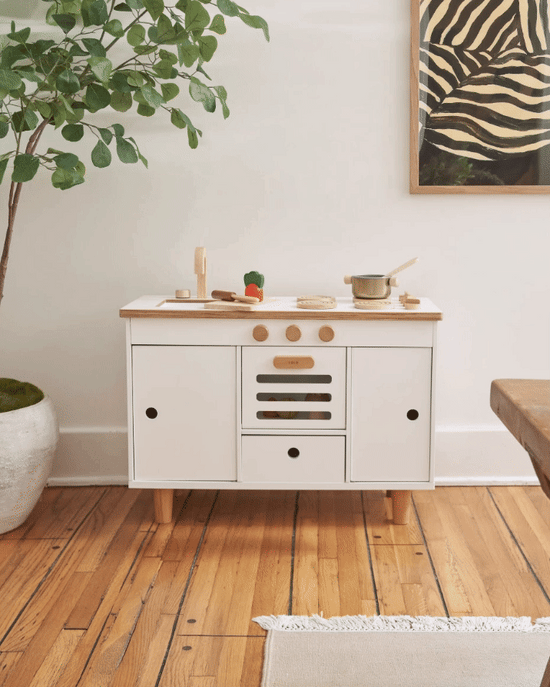 The Play Kitchen – Lalo