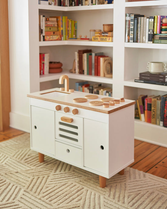 The Play Kitchen – Lalo