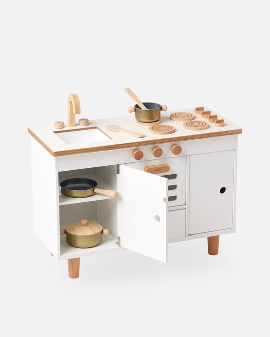 The Play Kitchen – Lalo