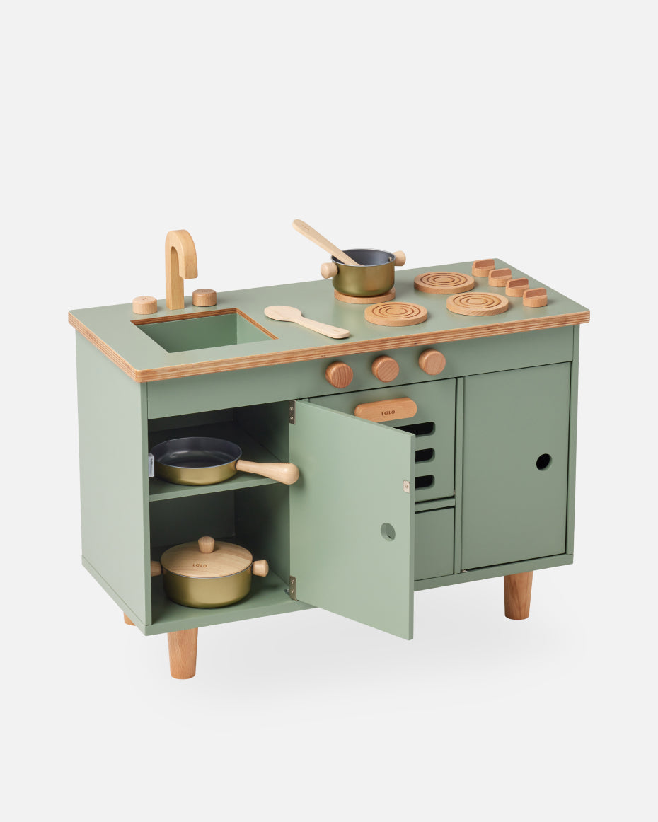 The Play Kitchen – Lalo